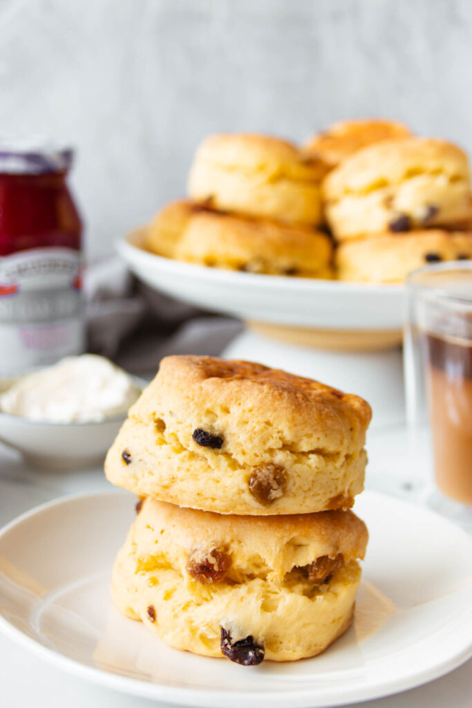 The Best Scones {Buttery, Flaky and Crumbly} | Foodelicacy