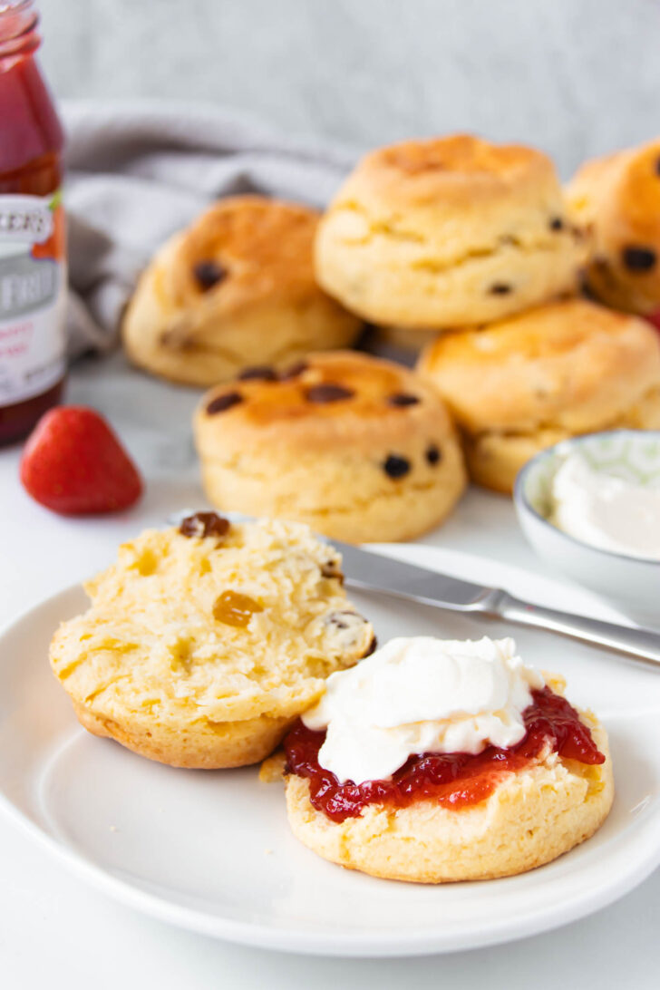 The Best Scones {Buttery, Flaky and Crumbly} | Foodelicacy