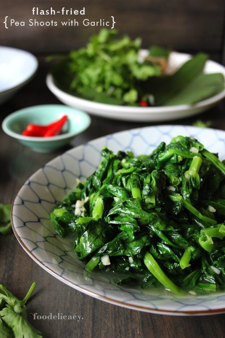 Stir-fried Pea Shoots with Garlic (Dòu Miáo 豆苗) | Foodelicacy