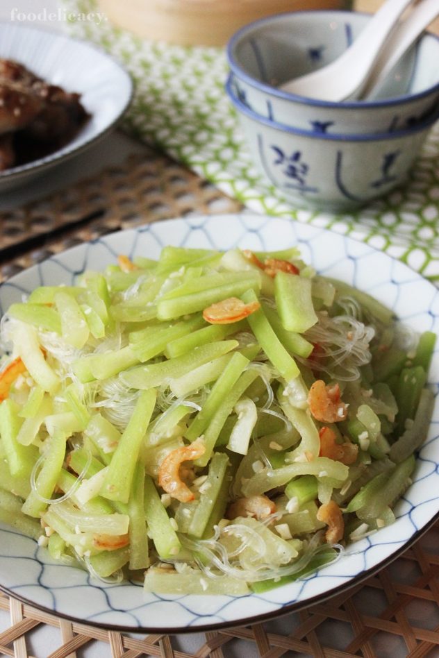 Stir-fried Hairy Gourd with Mung Bean Vermicelli | Foodelicacy