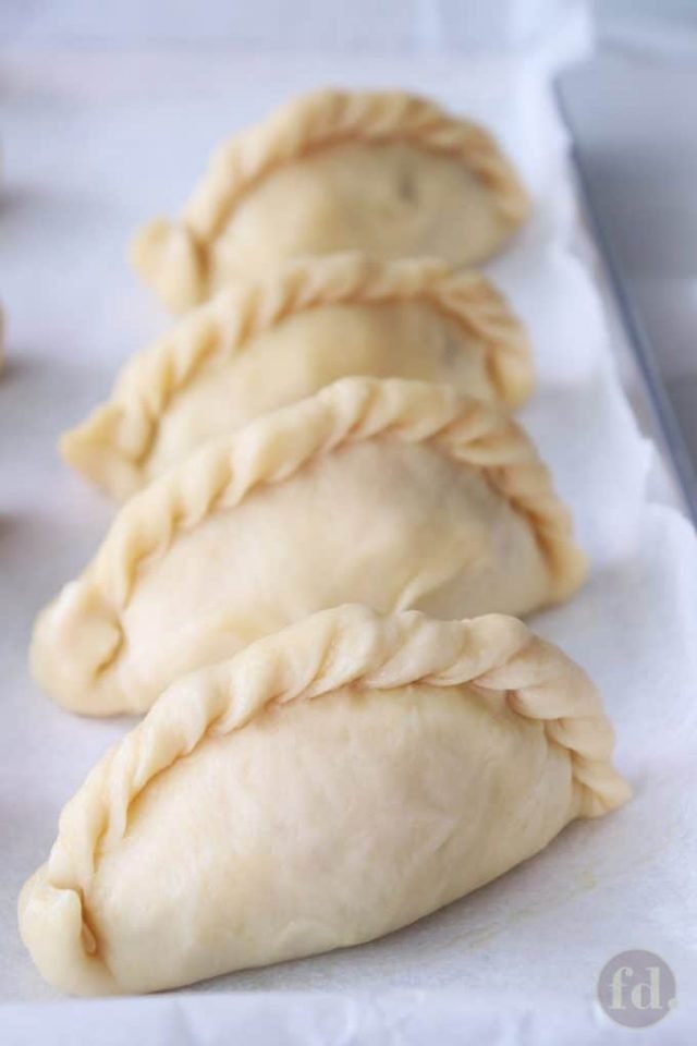 Chicken Curry Puffs {Just like Old Chang Kee} | Foodelicacy