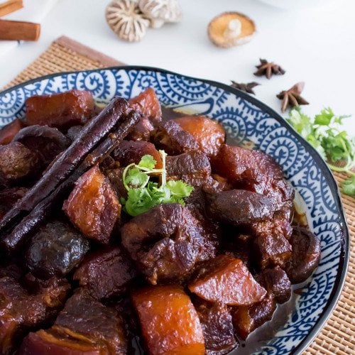 Pork Belly in Soy Sauce (Tau Yu Bak / Lou Bak) | Foodelicacy