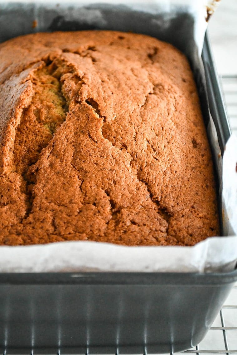Easy Banana Spice Cake | Foodelicacy