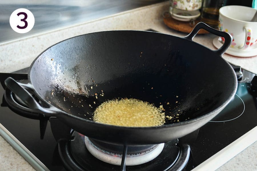 Easy Chinese Stir-fried Nai Bai with Garlic | Foodelicacy