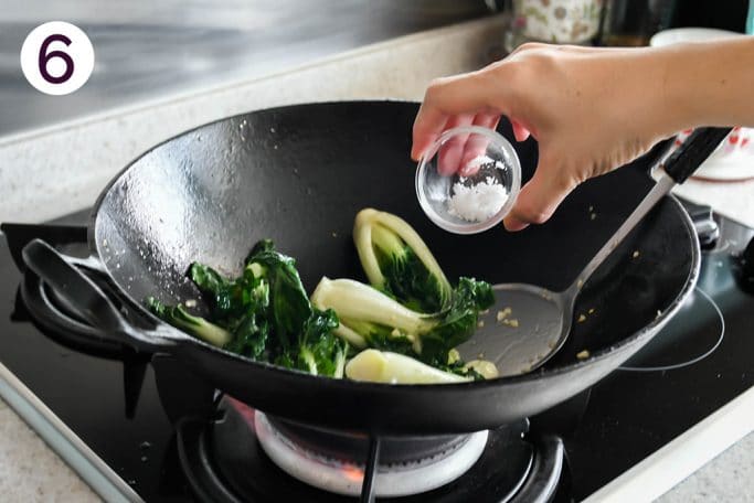 Easy Chinese Stir-fried Nai Bai with Garlic | Foodelicacy