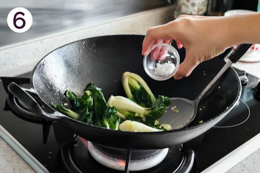 Easy Chinese Stir-fried Nai Bai with Garlic | Foodelicacy