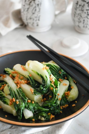 Easy Chinese Stir-fried Nai Bai with Garlic | Foodelicacy