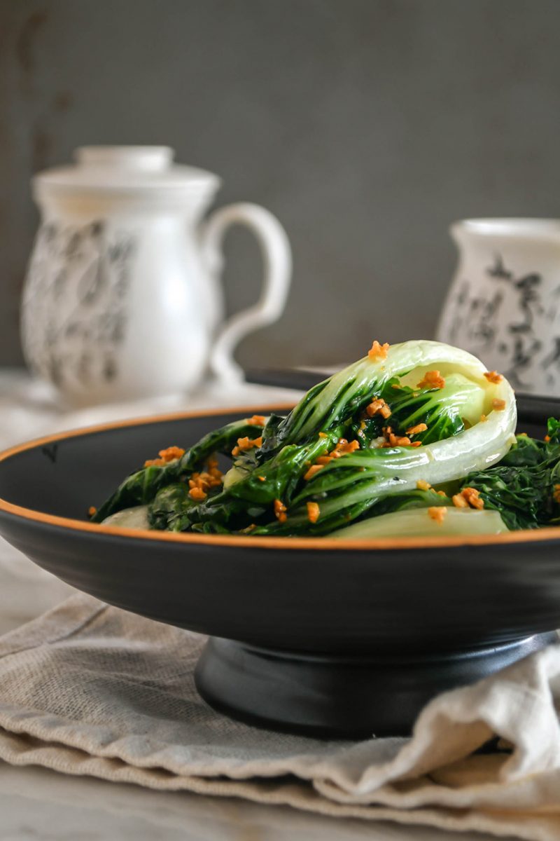 Easy Chinese Stir-fried Nai Bai with Garlic | Foodelicacy