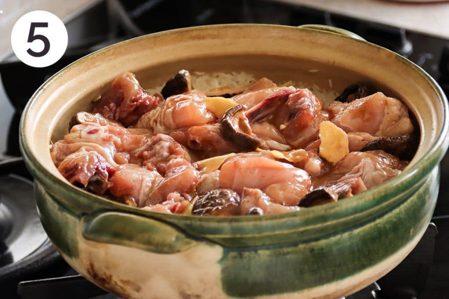 Claypot Chicken Rice {Hawker-Style} | Foodelicacy