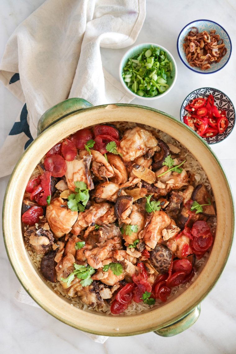 Claypot Chicken Rice {Hawker-Style} | Foodelicacy