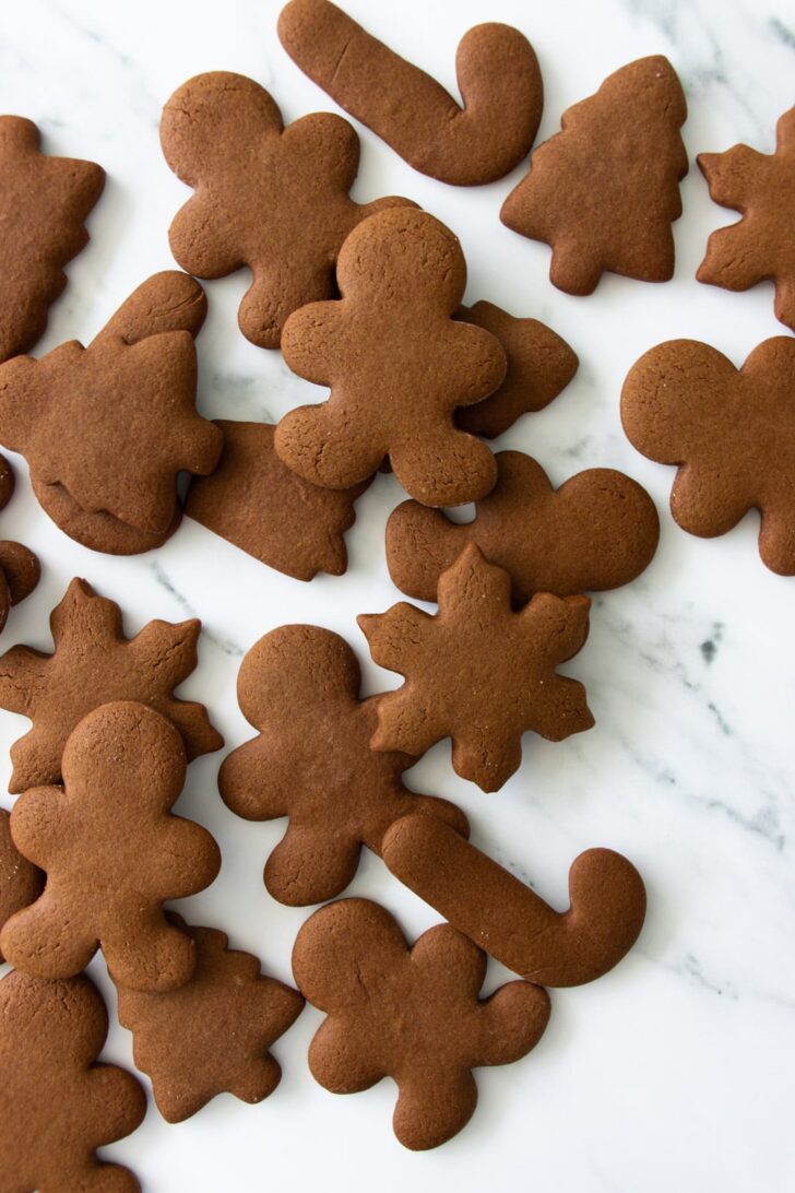 Soft and Chewy Gingerbread Cookies | Foodelicacy