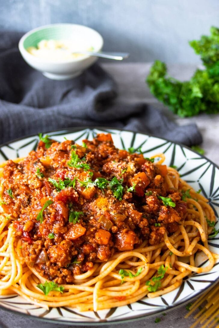 Easy Spaghetti Bolognese {Incredible Flavour!} | Foodelicacy