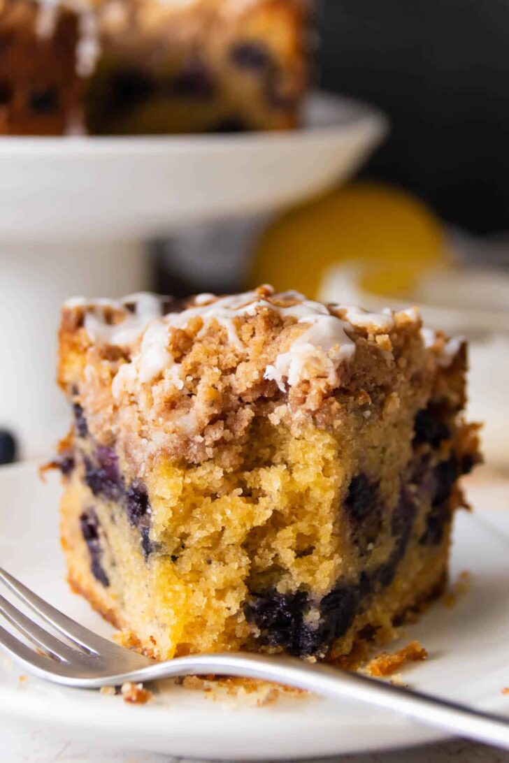 Blueberry Crumble Cake with Lemon Glaze | Foodelicacy
