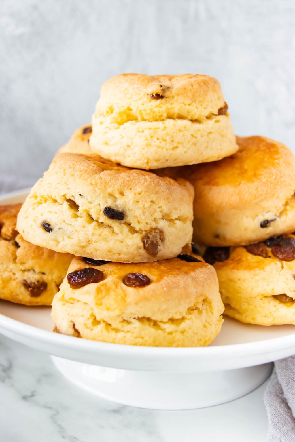 The Best Scones {Buttery, Flaky and Crumbly} | Foodelicacy