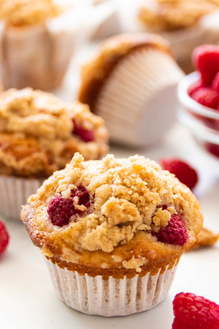The Best Raspberry Crumble Muffins | Foodelicacy