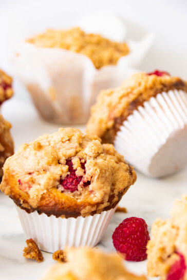 The Best Raspberry Crumble Muffins | Foodelicacy