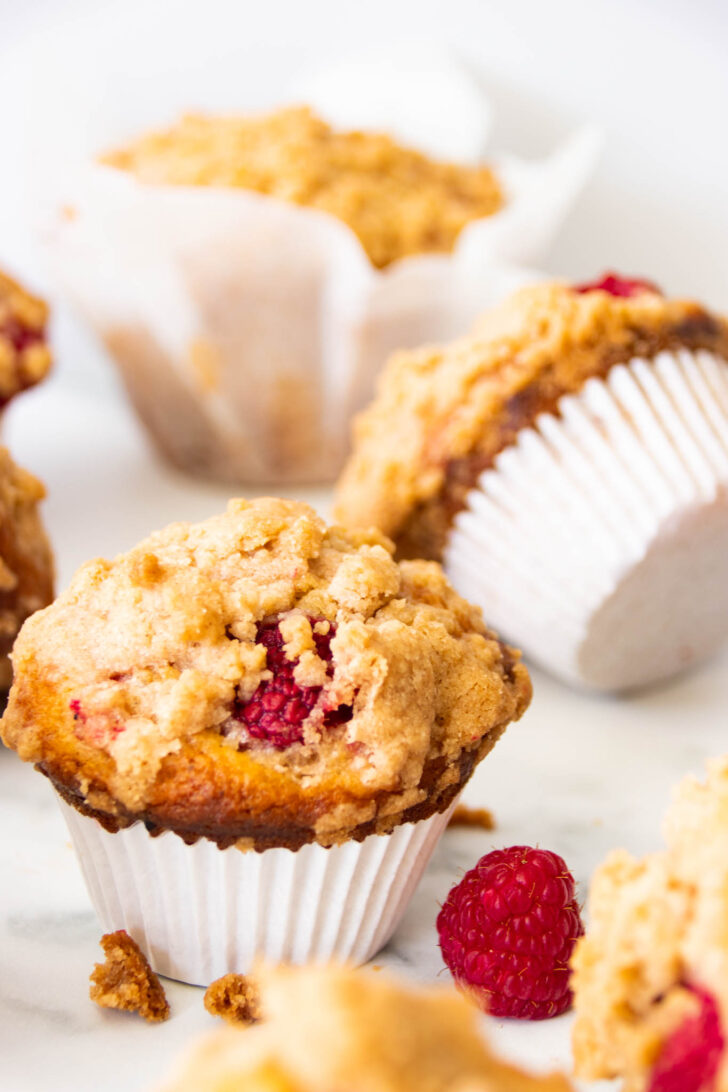 The Best Raspberry Crumble Muffins | Foodelicacy