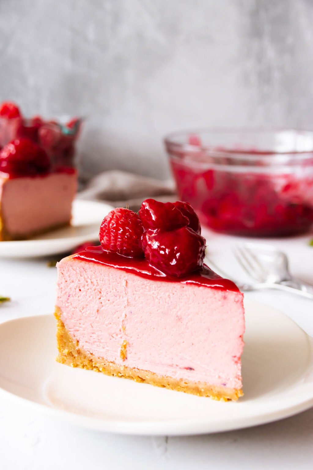 The Best Raspberry Cheesecake | Foodelicacy