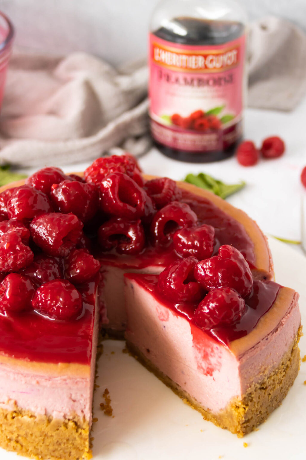 The Best Raspberry Cheesecake | Foodelicacy