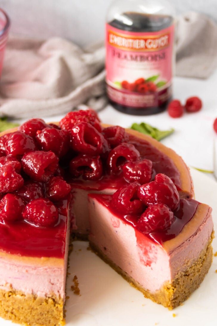 The Best Raspberry Cheesecake | Foodelicacy