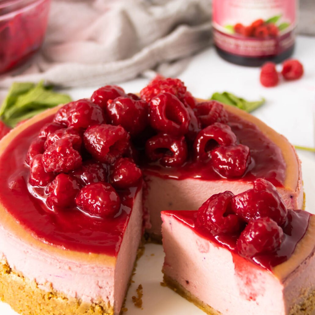 The Best Raspberry Cheesecake | Foodelicacy