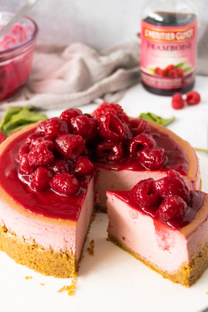 The Best Raspberry Cheesecake | Foodelicacy