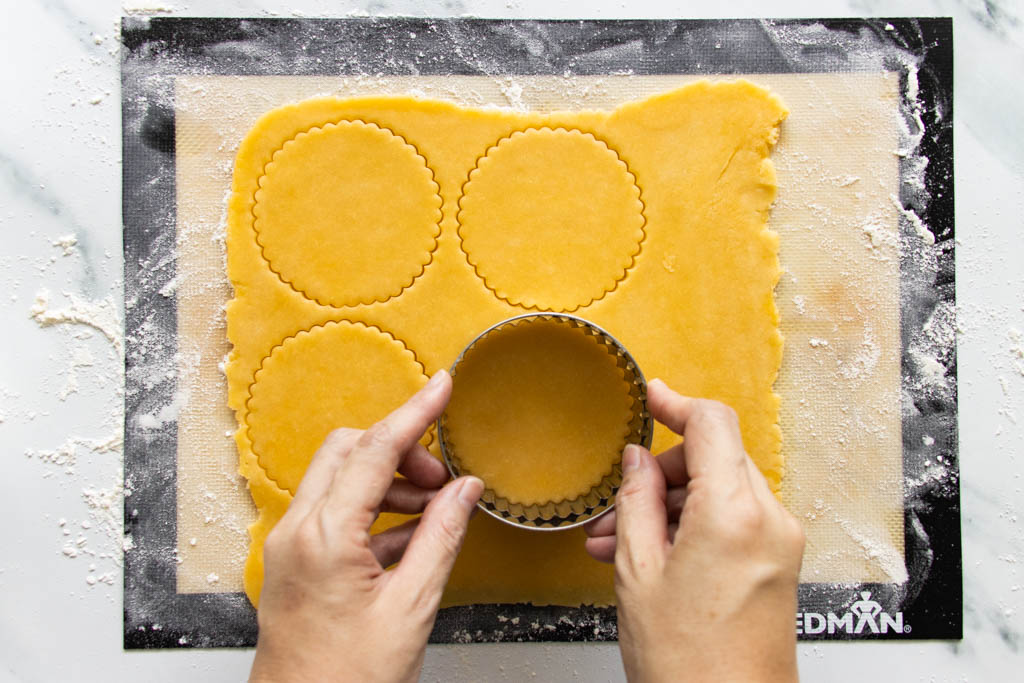 Hong Kong Egg Tarts {A Complete Guide} | Foodelicacy