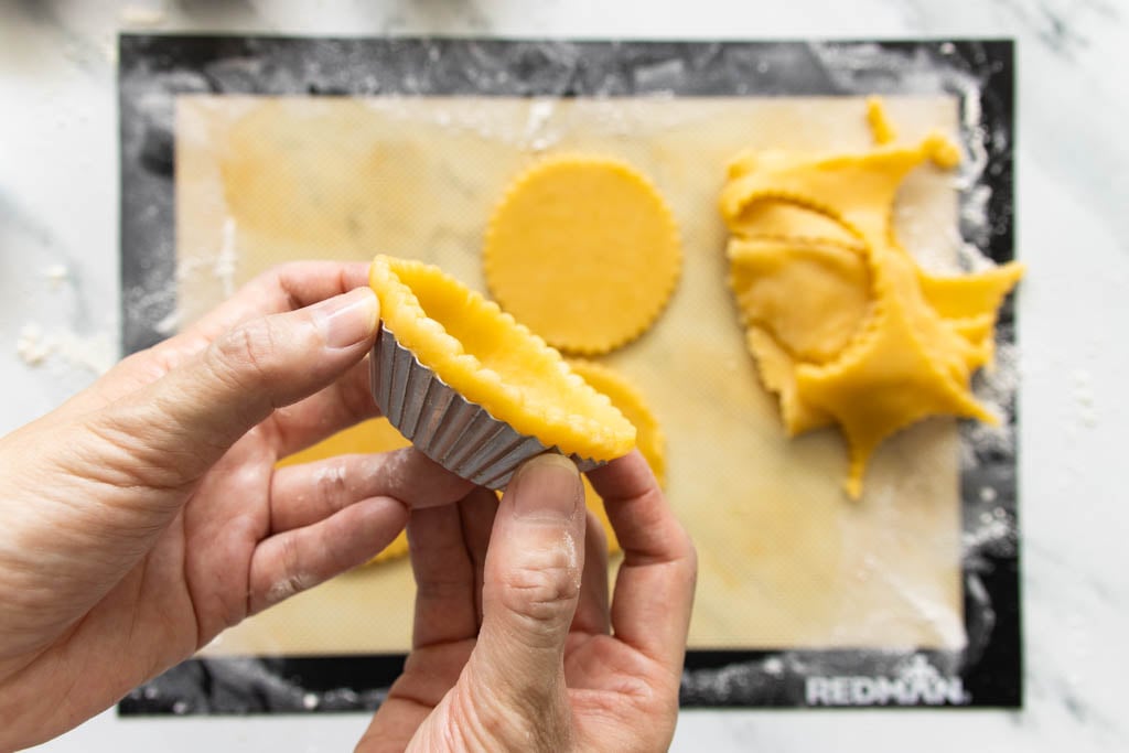 Hong Kong Egg Tarts {A Complete Guide} | Foodelicacy